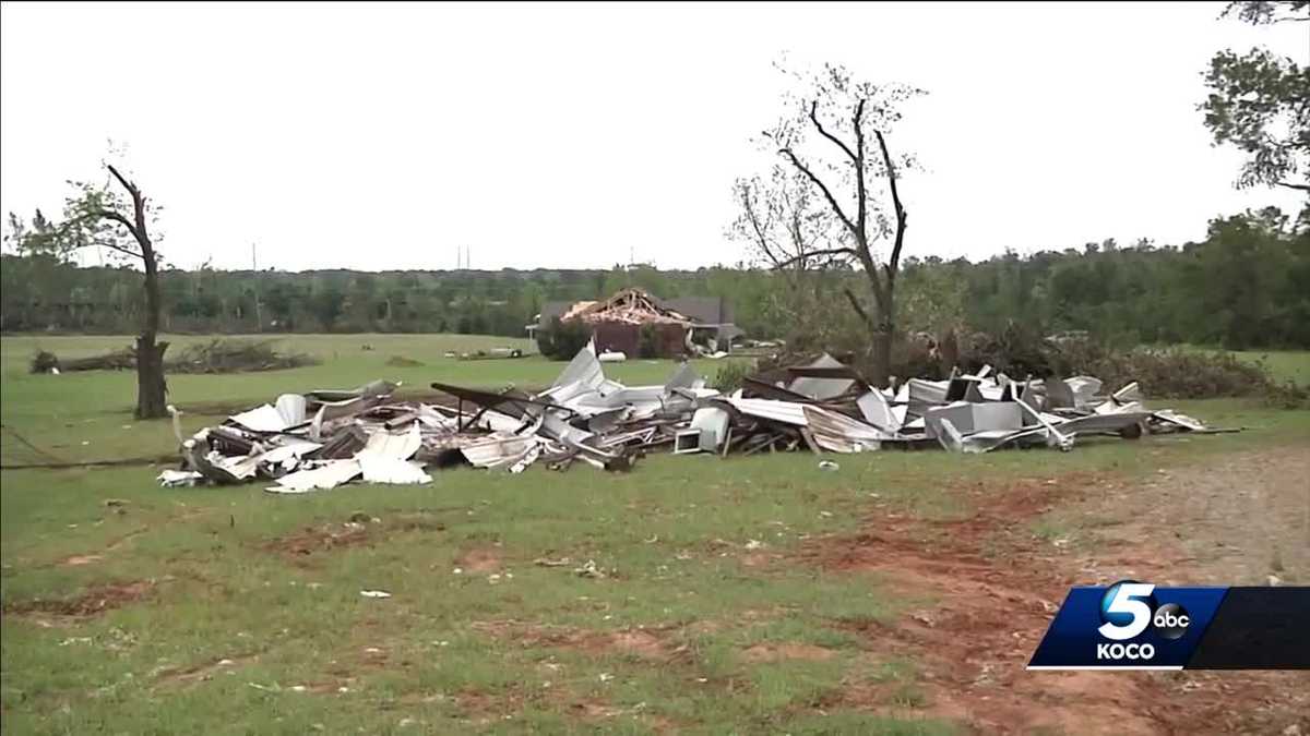 Gov. Stitt tours Oklahoma town damaged by EF-3 tornado