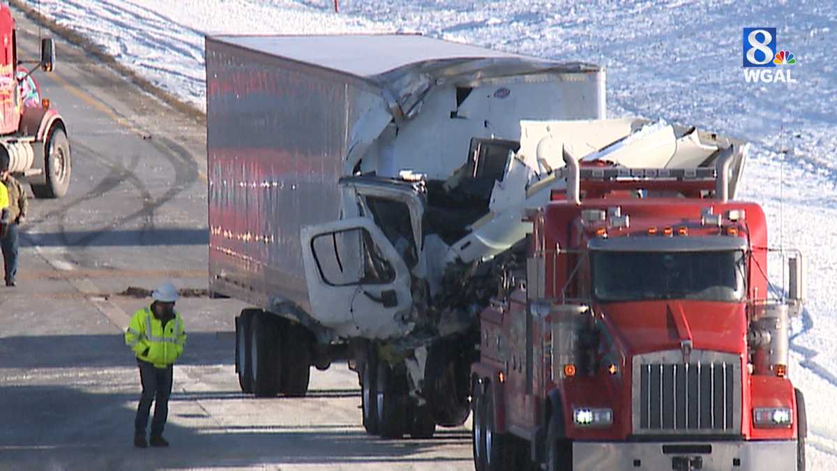 UPDATE: I-81 reopens after tractor-trailers collide