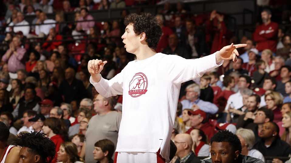 Alabama basketball walk-on Tyler Barnes gets special start on Senior Night