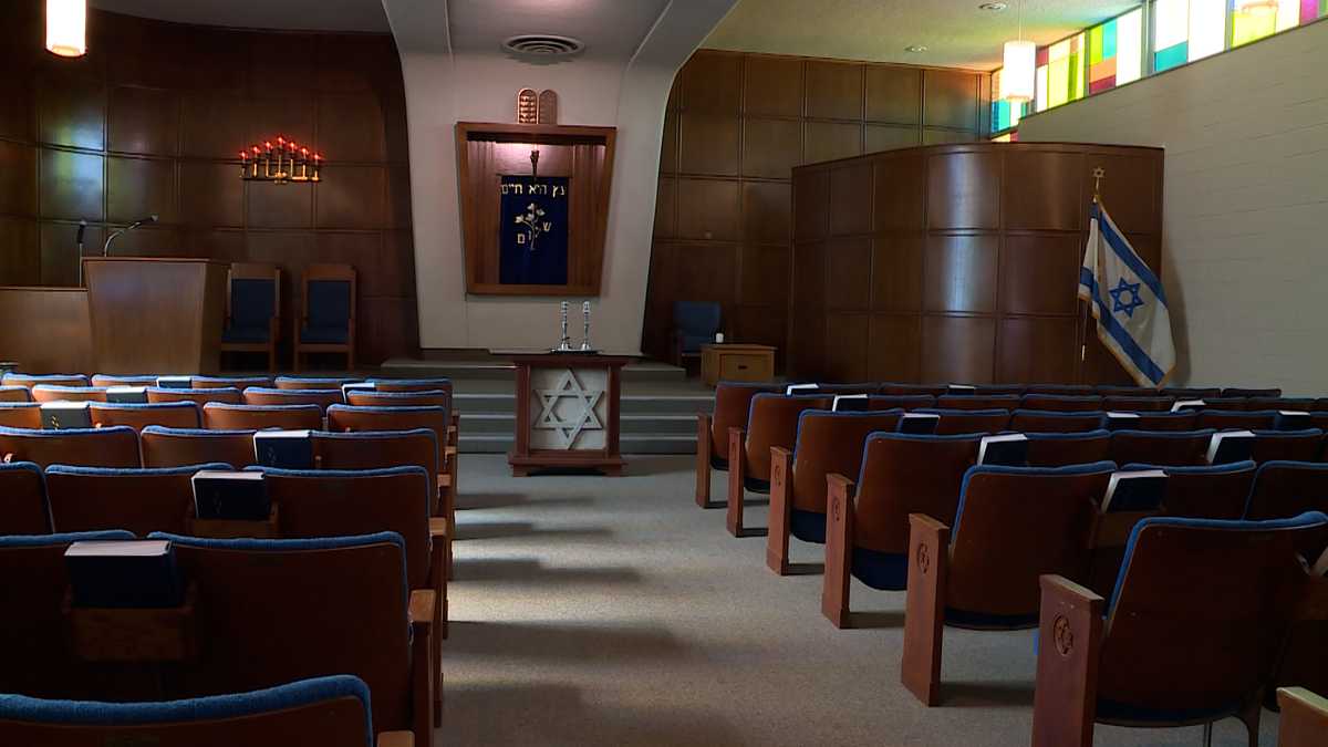 United Hebrew Congregation in Fort Smith praying for Israel