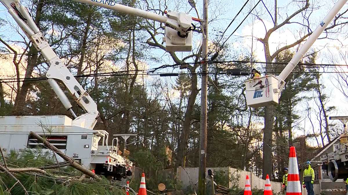Restoring power to all of Massachusetts could take multiple days