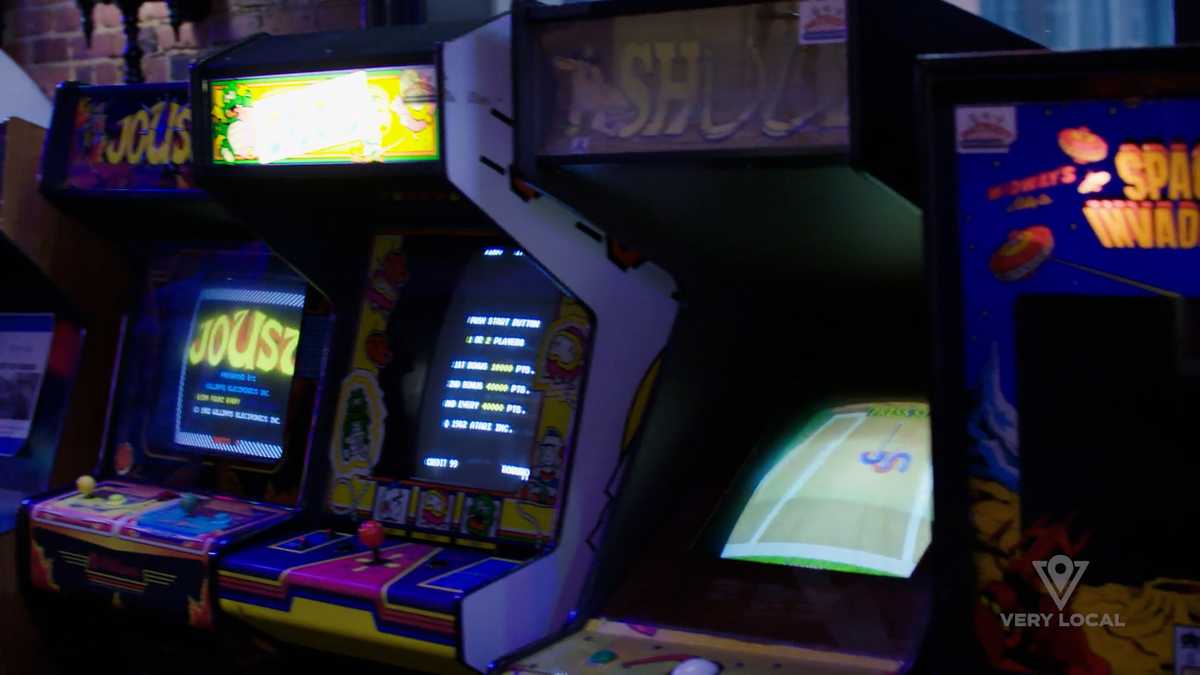 Versus is a Boston aracde joint for grown-ups