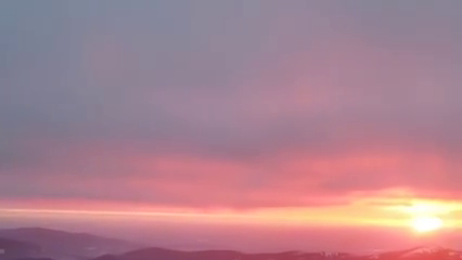 Hiker captures winter sunrise atop Mount Hight