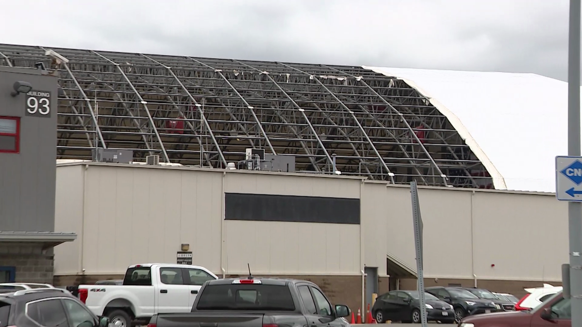 Video: Storm rips roof off Delta hangar at Logan