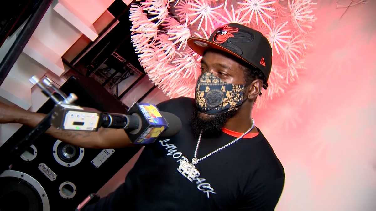 Recording studio owner helps young people through music therapy