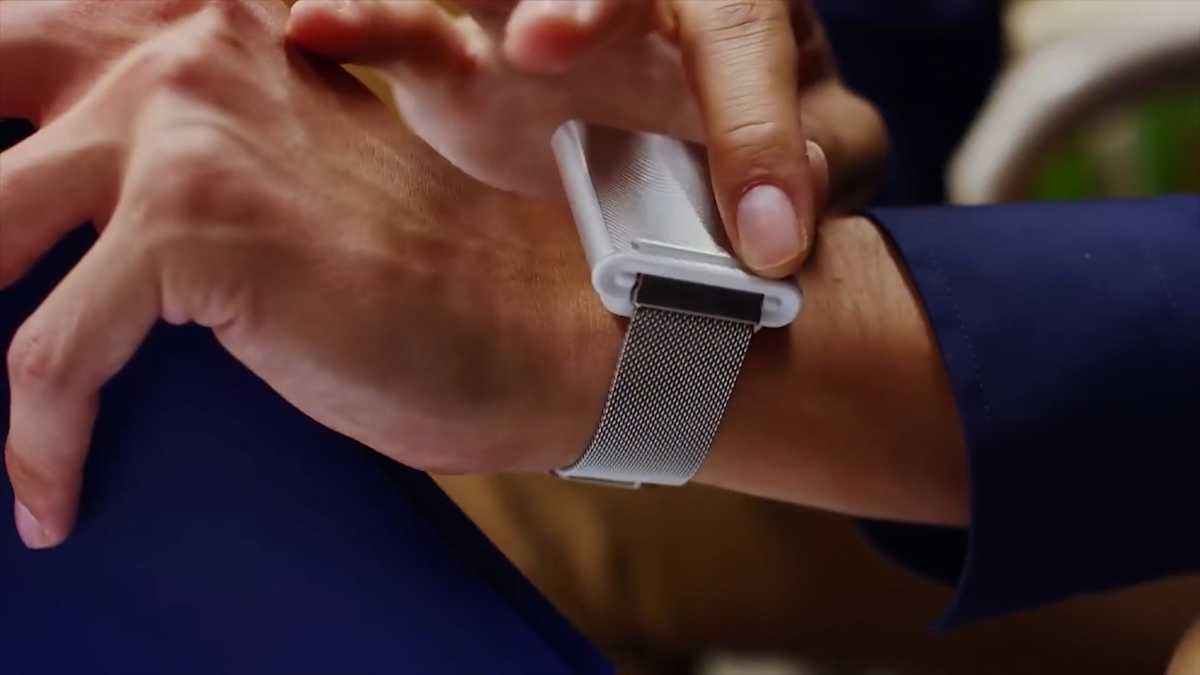 New thermal wristband technology could finally end office temperature ...