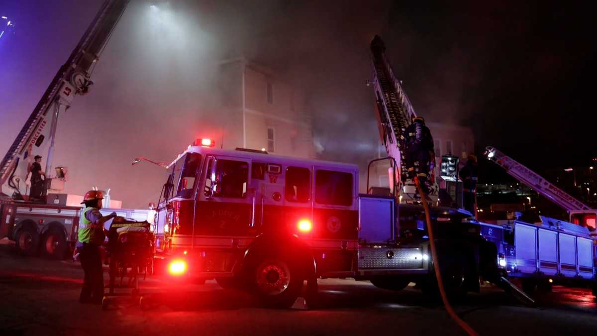 2 killed, 3 injured in Worcester apartment building fire