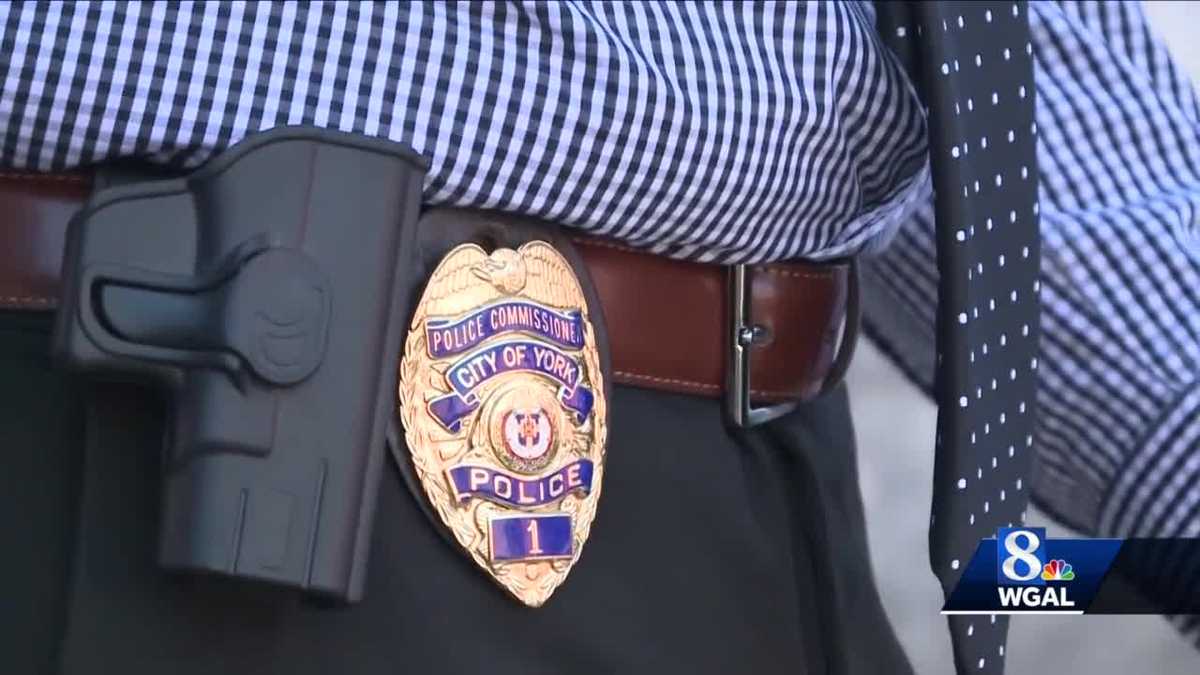 York police commissioner temporarily lays down gun